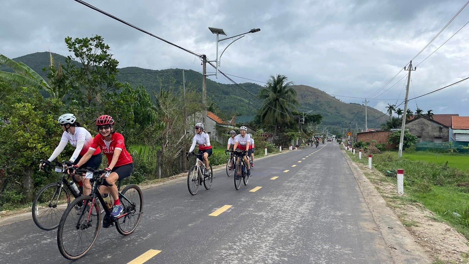 20 Days Cycling Through Vietnam, Cycling from North to South Vietnam